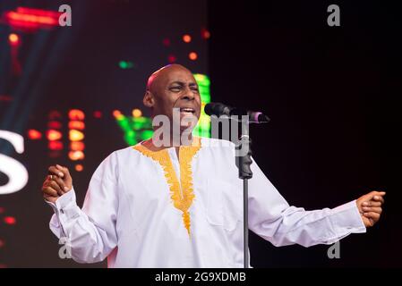 Carl McIntosh of Loose Ends performing live at the Soultasia music ...
