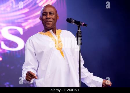 Carl McIntosh of Loose Ends performing live at the Soultasia music ...