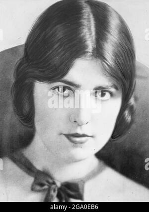 VIRGINIA RAPPE (1895-1921) American model and silent film actress known ...