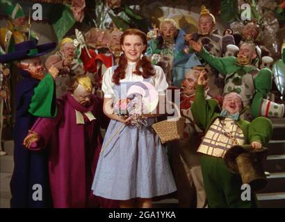 THE MUNCHKINS THE WIZARD OF OZ (1939 Stock Photo - Alamy