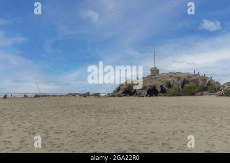 Cave rock Sumner Christchurch New Zealand Stock Photo - Alamy
