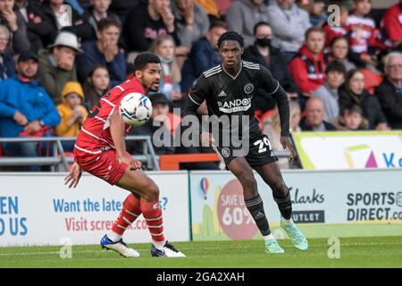 Femi Seriki of Sheffield United passes the ball during the Sky Bet ...