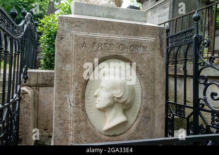 Frédéric Chopin's Tomb Monument at the Cemetery Père Lachaise, Paris ...