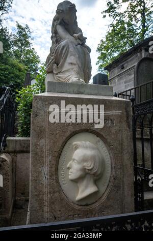 Chopin's grave Pere Lachaise Cemetery, Paris, France Stock Photo - Alamy