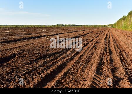 Industrial peat extraction on peatlands in the Midlands of Ireland ...