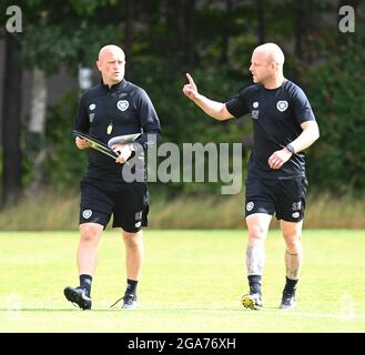 Heart of Midlothian manager Steven Naismith during the cinch ...