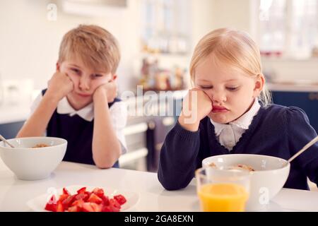 Elementary school children bored in classroom Stock Photo - Alamy