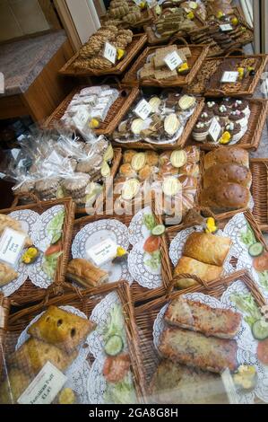 Shop - Burns the Bread bakery, Glastonbury, Somerset, England Stock ...