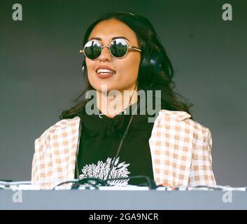 DJ Jess Iszatt playing at The Hundred between London Spirit Women and ...