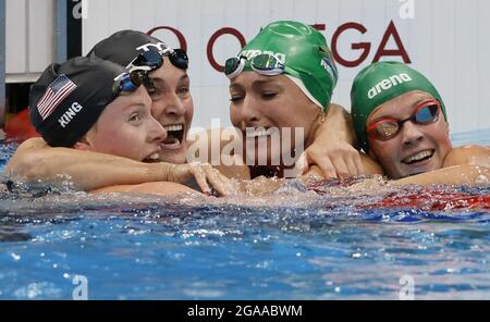 South Africa’s Kaylene Corbett with her Bronze Medal (right) and South ...