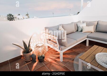 spring outdoor couch Stock Photo - Alamy