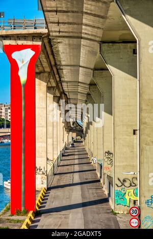 "Callalily" mural by italian artist Pep Marchegiani on a motorway pylon ...