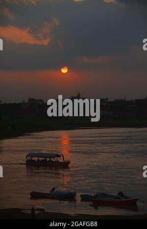 Lahore, Pakistan. 30th July, 2021. Pakistani people enjoying in Ravi ...