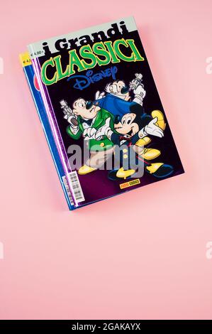 Disney cartoon characters comic books - Italian edition Stock Photo - Alamy