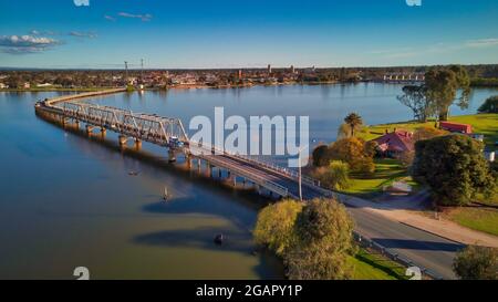 Bridge crossing from Mulwala to Yarrawonga during the lowering of Lake ...