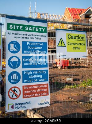 No PPE No Work sign at a building site in the UK. Construction Site PPE ...