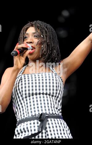 Heather Small Performing at Lets Rock Leeds 80s Stock Photo - Alamy