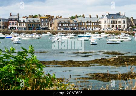 Barfleur bay at low tide, Manche department, Cotentin, Normandy, France ...