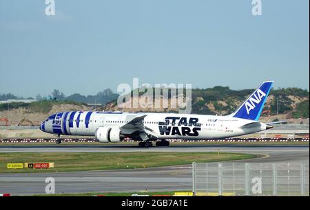 ANA Boeing 787-9 plane with Star Wars theme livery featuring R2-D2 ...