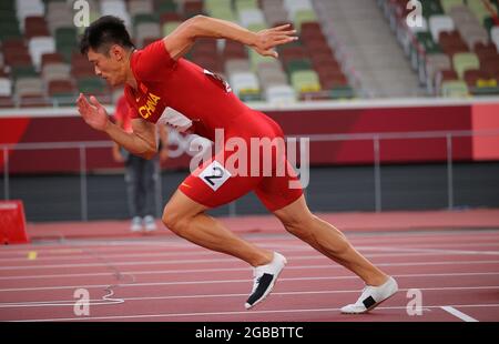(210803) -- TOKYO, Aug. 3, 2021 (Xinhua) -- Xie Wenjun of China reacts ...