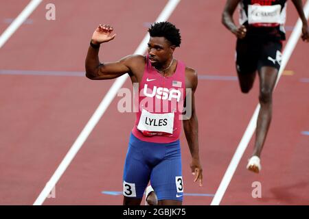 United States' Noah Lyles crosses the finish line, winning the gold in ...