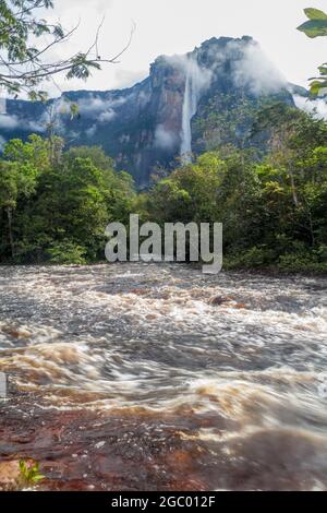Angel Falls at the table mountain Auyan Tepui, the world's highest ...