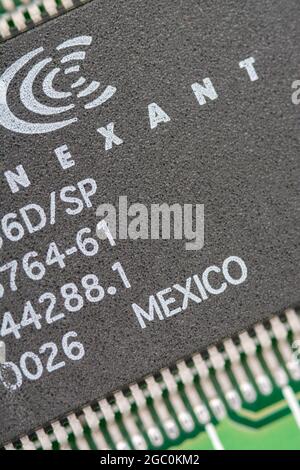 8-pin IC chips on legacy circuit board / pcb. Possibly line driver chip ...