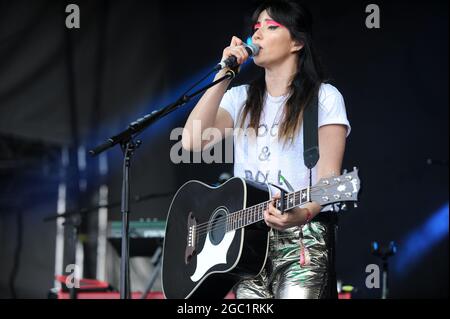 KT Tunstall Performing at Flashback 80s Festival Stock Photo - Alamy