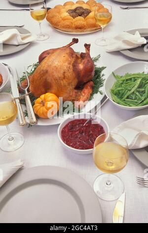 A classy Thanksgiving feast Stock Photo - Alamy