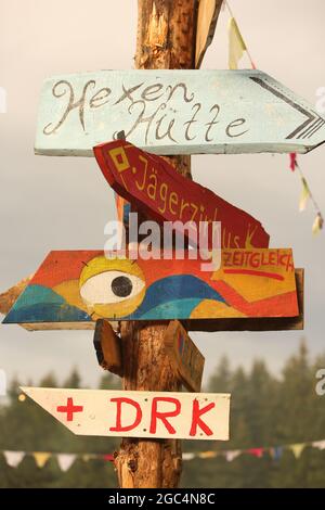 Elend, Germany. 06th Aug, 2021. The band Black Sea Dahu sings on stage ...