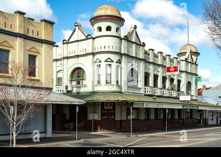 The Old Yarram Club Hotel, Yarram, Victoria, Australia Stock Photo - Alamy