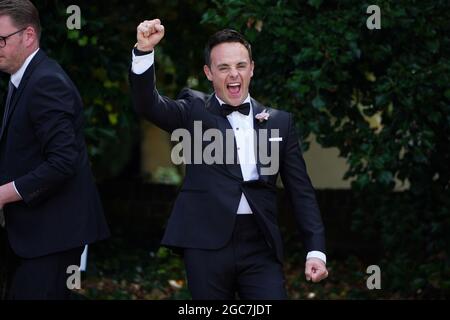Anthony McPartlin salutes the waiting crowds after his wedding to Anne ...