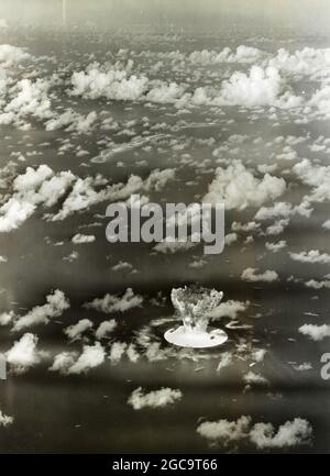 Vintage photo of a test nuclear explosion codenamed “Baker” at Bikini ...