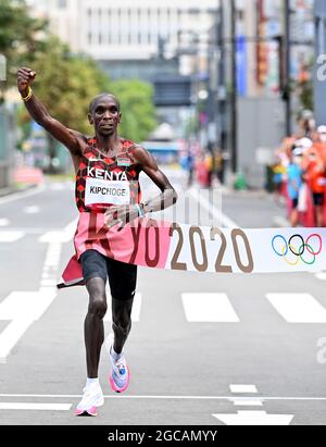 Eliud Kipchoge of Kenya celebrates after winning the men's marathon at ...