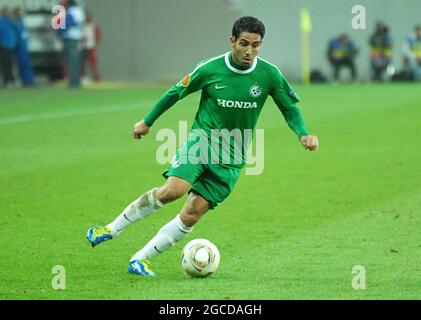 BUCHAREST, ROMANIA - NOVEMBER 3, 2011: Eyal Goalsa (L) of Maccabi ...