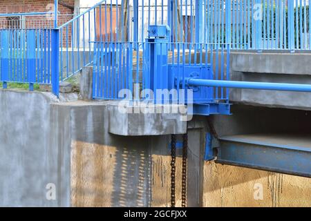 Historic mechanism for raising and lowering the lock gates for flood ...