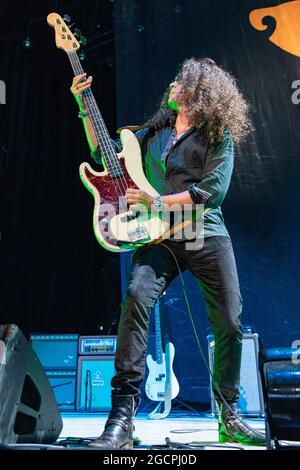 Justin Smolian of Dirty Honey during the Shake Your Money Maker Tour at ...