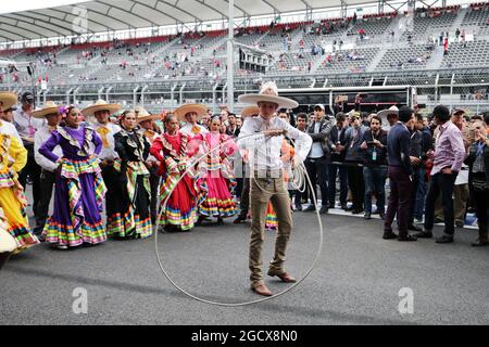 Pit entertainment. Mexican Grand Prix, Friday 28th October 2016. Mexico ...