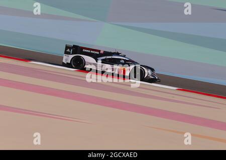 Timo Bernhard (GER) / Mark Webber (AUS) / Brendon Hartley (NZL) #17 ...