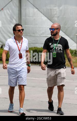 Felipe Massa (BRA) Williams with brother Dudu Massa (BRA). Bahrain ...