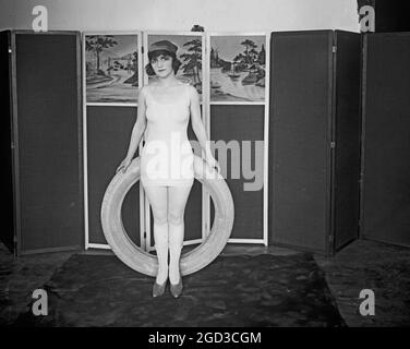 Mack Sennett girls ca. between 1918 and 1920 Stock Photo - Alamy