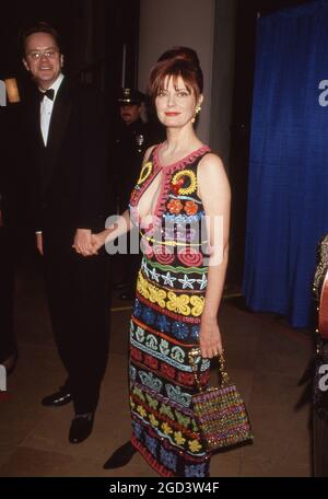 Susan Sarandon at the 50th Annual Golden Globe Awards. January 23, 1993 ...