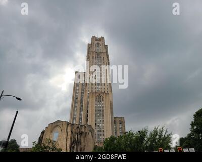 Cathedral of Learning late Gothic revival University of Pittsburgh ...