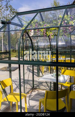 Individual segregated dining areas in glazed units at the garden ...