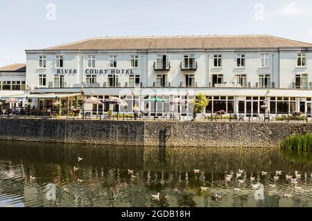 River Nore in Kilkenny, Ireland. Scenic view of the river flowing ...