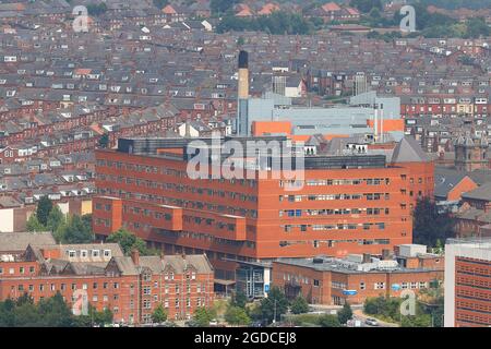 Gledhow Wing at St James's Hospital in Leeds Stock Photo - Alamy