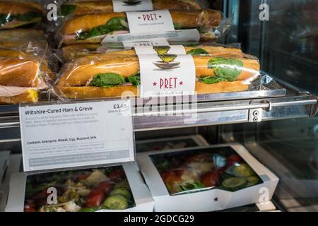 Pret food display counter Stock Photo - Alamy