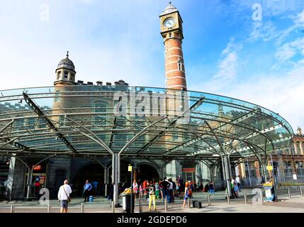 Ghent-Sint-Pieters railway station Stock Photo - Alamy