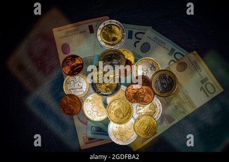 Financial : Mixed currency Stock Photo - Alamy