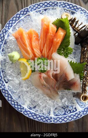 Salmon and red snapper sashimi Japanese food Stock Photo - Alamy